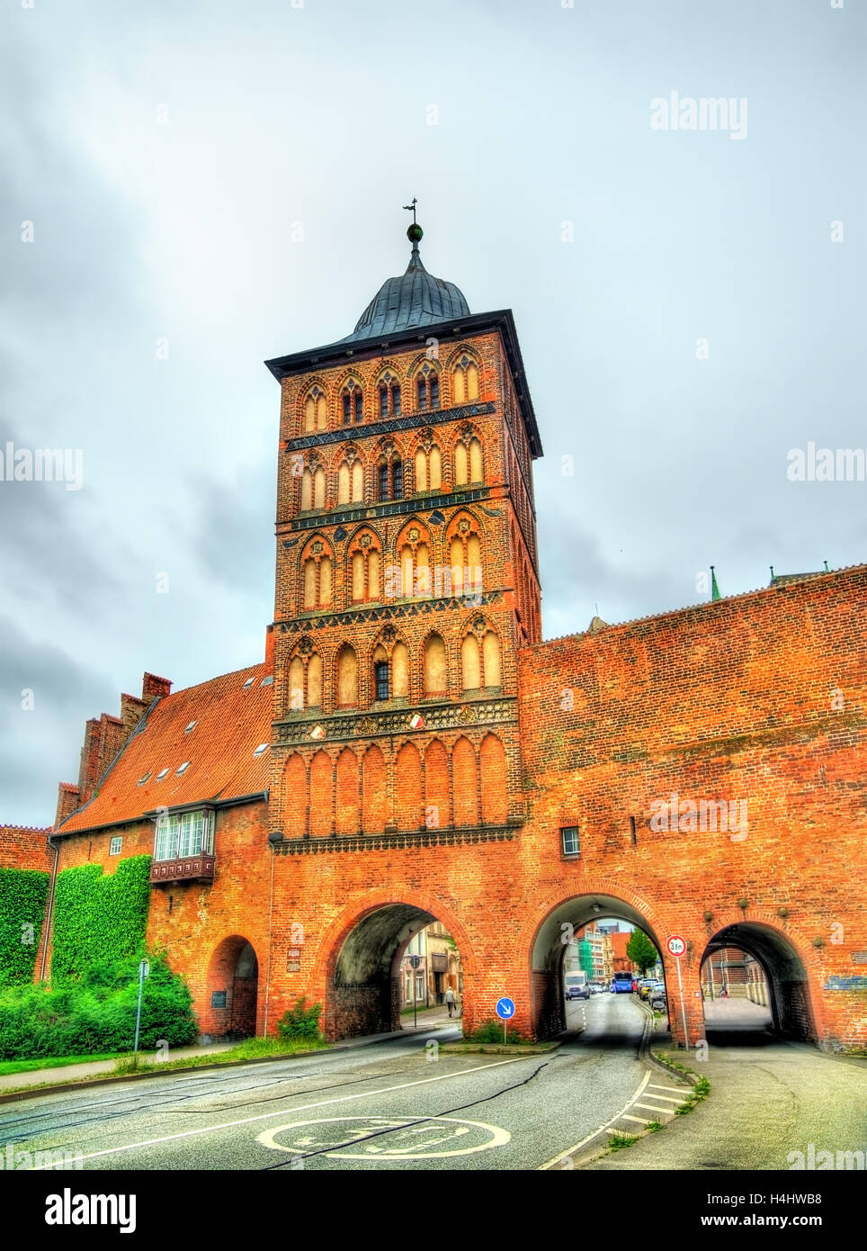 Mittelalterliches burgtor -Fotos und -Bildmaterial in hoher Auflösung ...