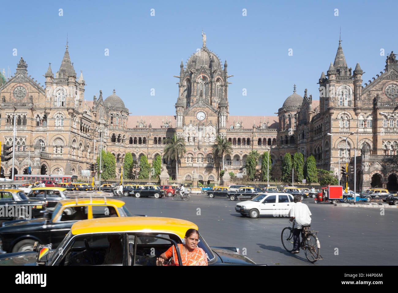 Chhatrapati Shivaji Terminus, CST, aka Victoria Terminus VT, Bahnhof ...
