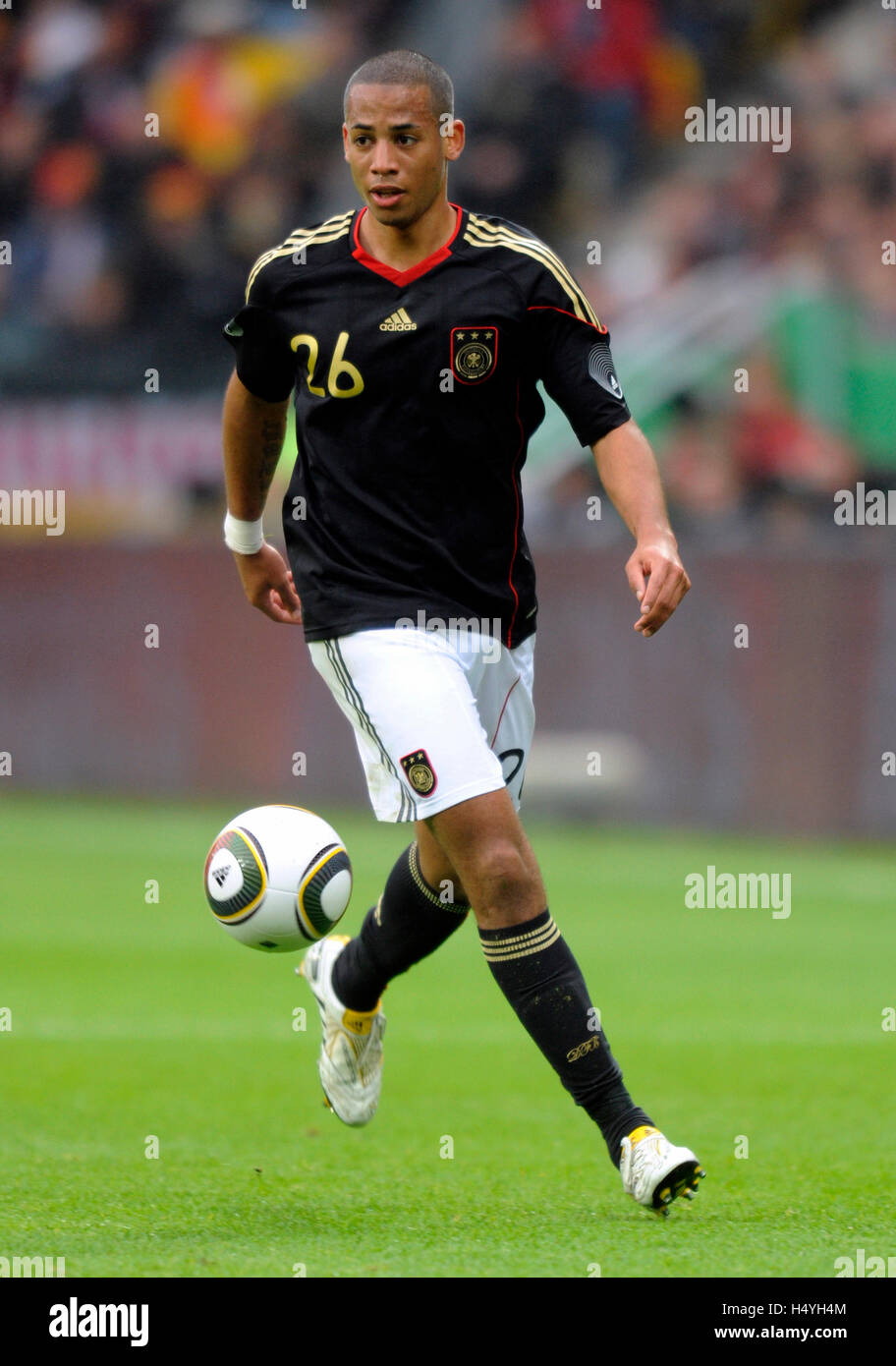 Dennis aogo -Fotos und -Bildmaterial in hoher Auflösung – Alamy