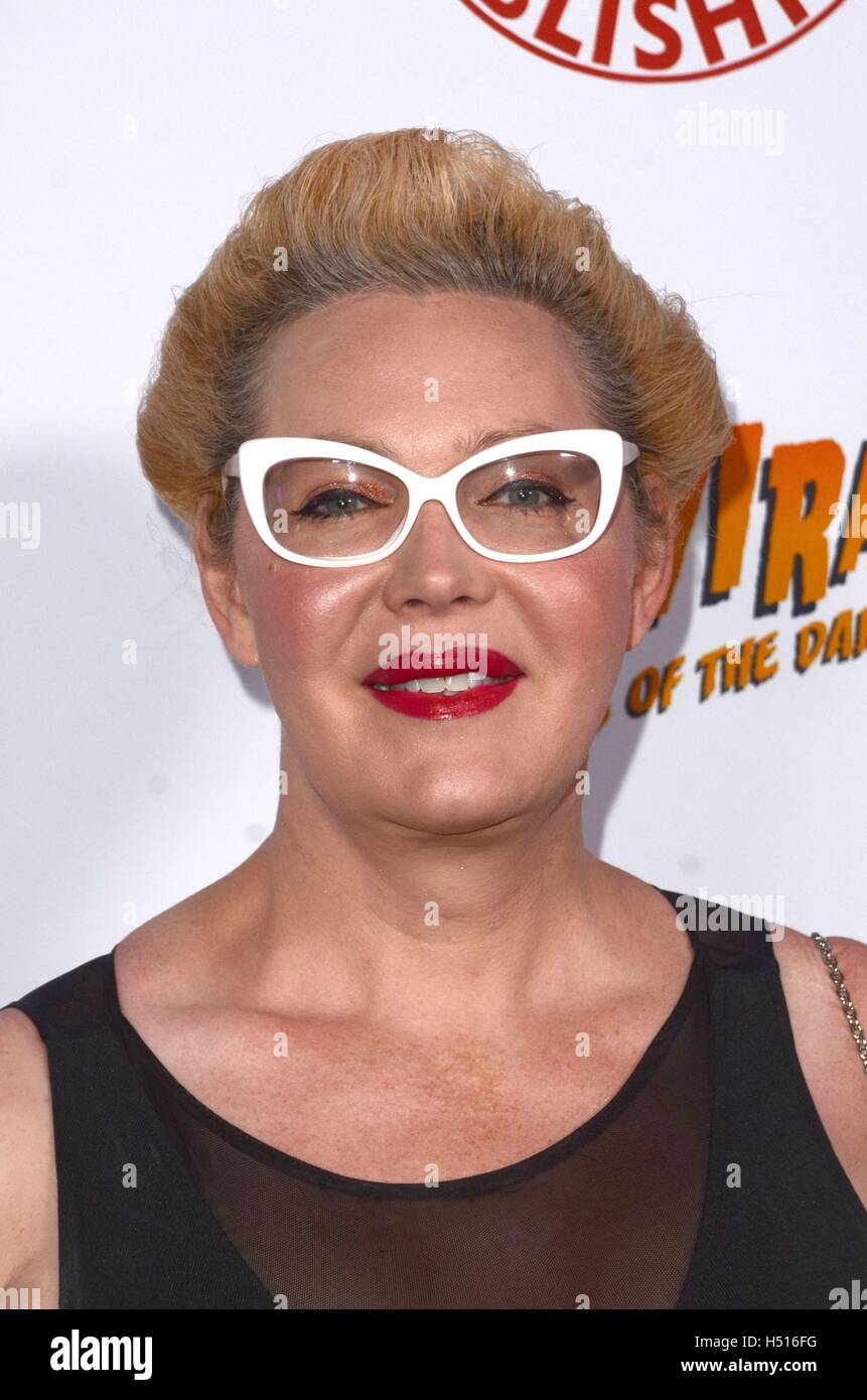 Calpurnia addams elvira -Fotos und -Bildmaterial in hoher Auflösung – Alamy