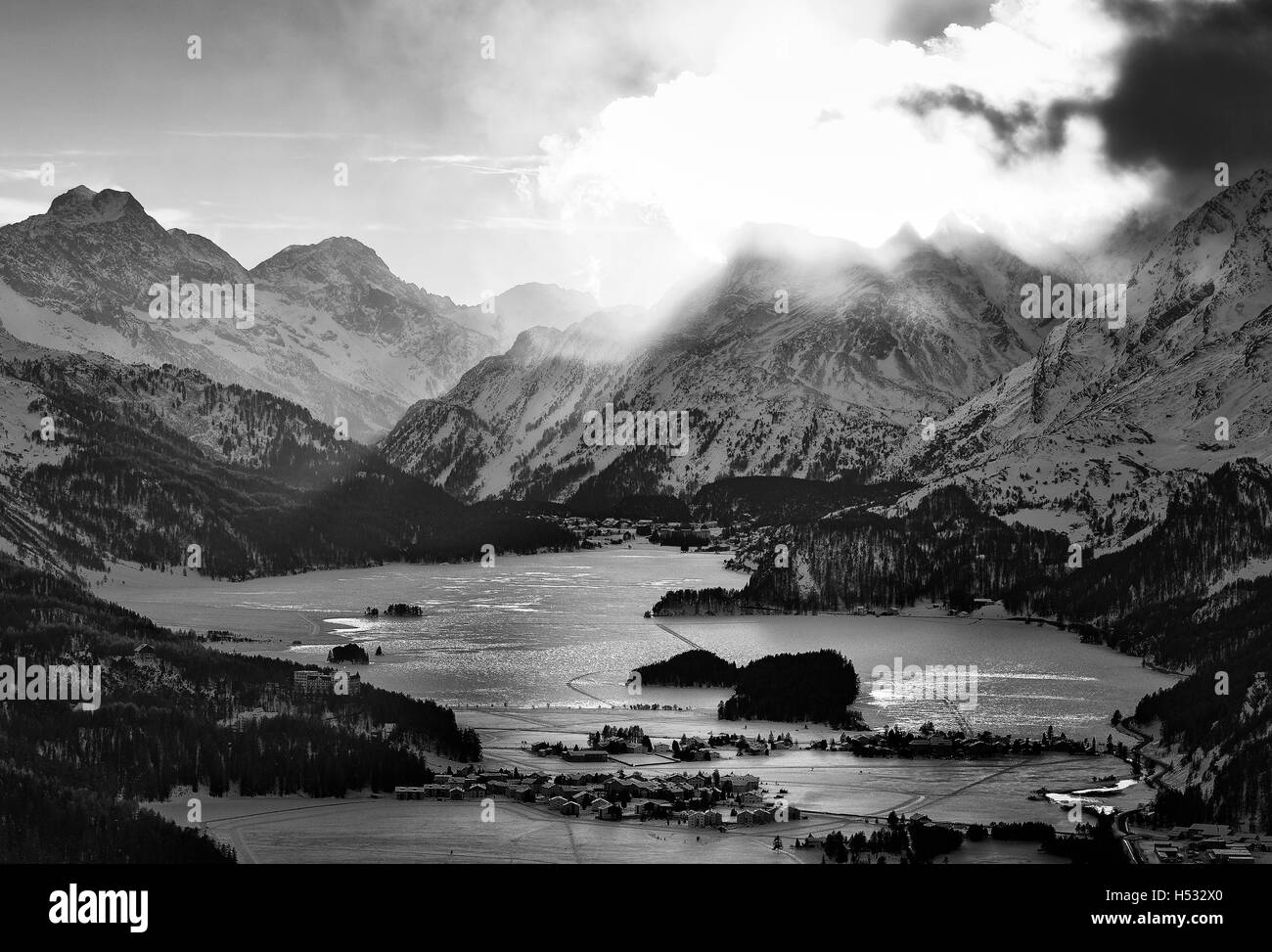 ölgemälde landschaft Schwarzweiß-Stockfotos und -bilder - Alamy