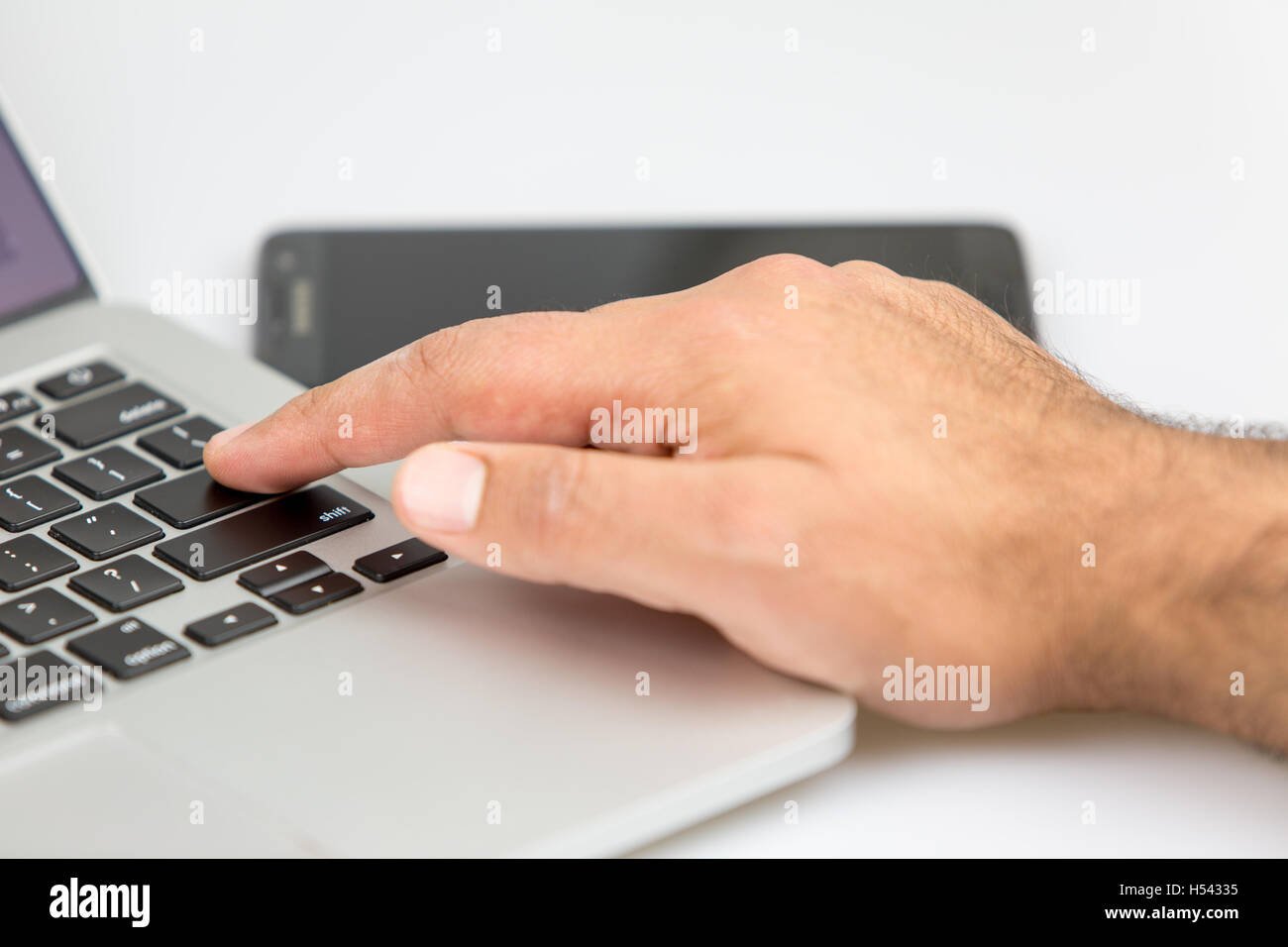 Tablet und usb stick -Fotos und -Bildmaterial in hoher Auflösung – Alamy