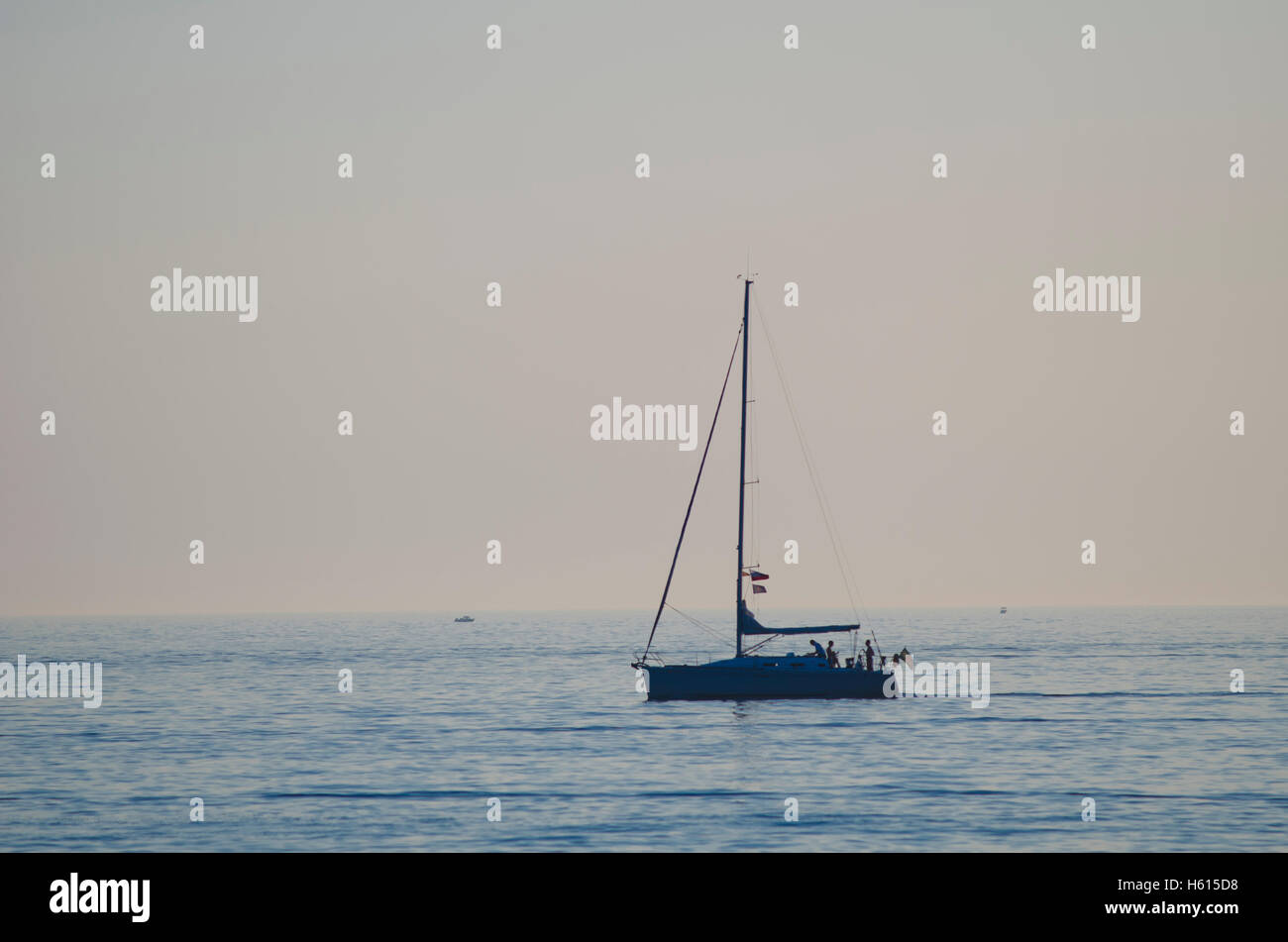 Offene segel -Fotos und -Bildmaterial in hoher Auflösung – Alamy