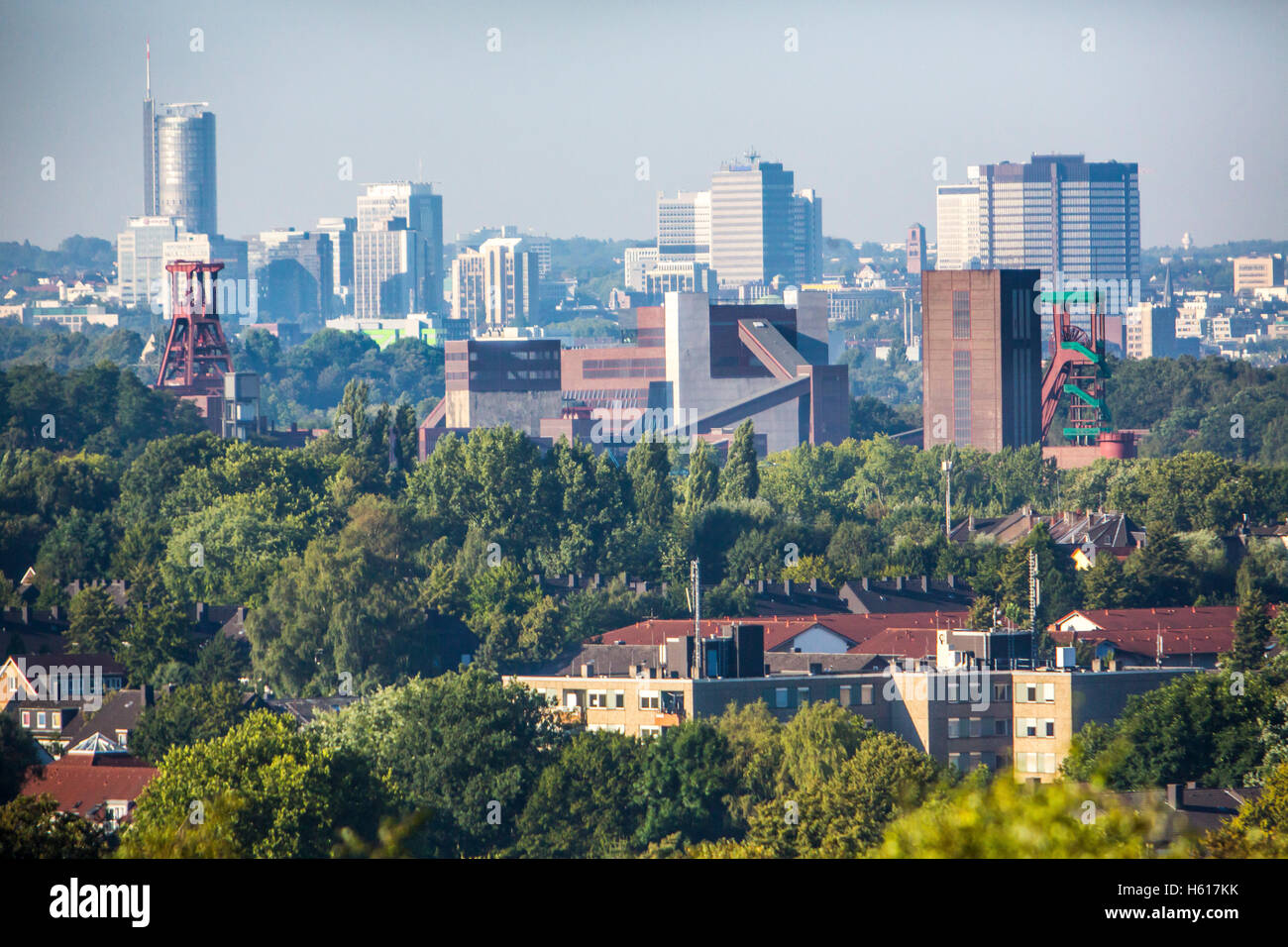 Skyline von Essen Deutschland vor der Zeche Zollverein, Weltkulturerbe ...