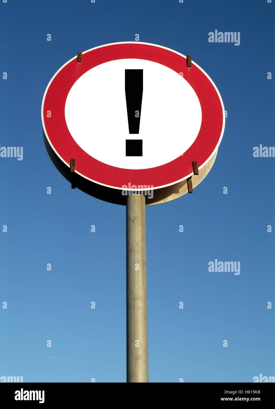 Schild rufzeichen -Fotos und -Bildmaterial in hoher Auflösung – Alamy