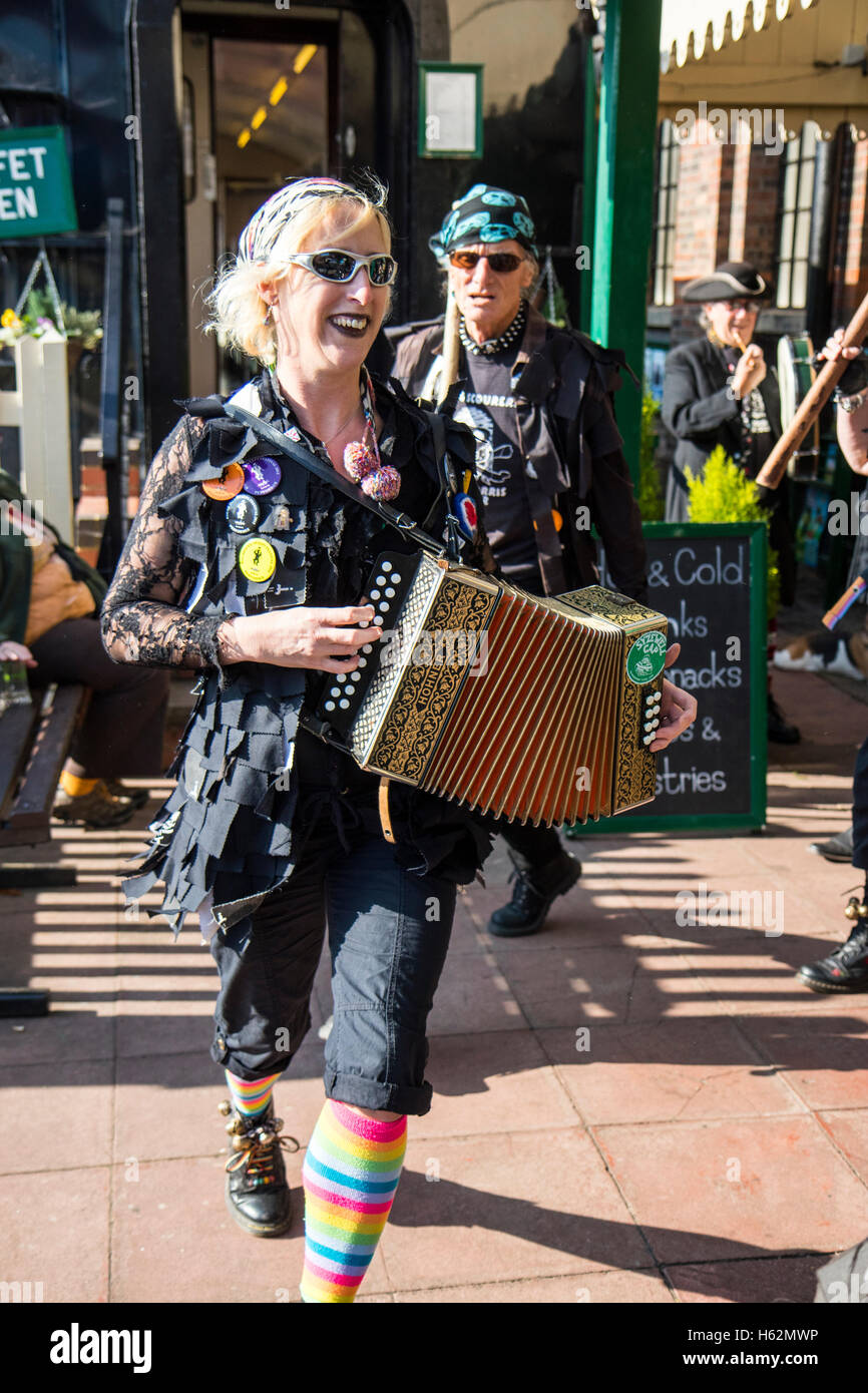 Traditionelle Englische Volksmusik Stockfotos und -bilder Kaufen - Alamy