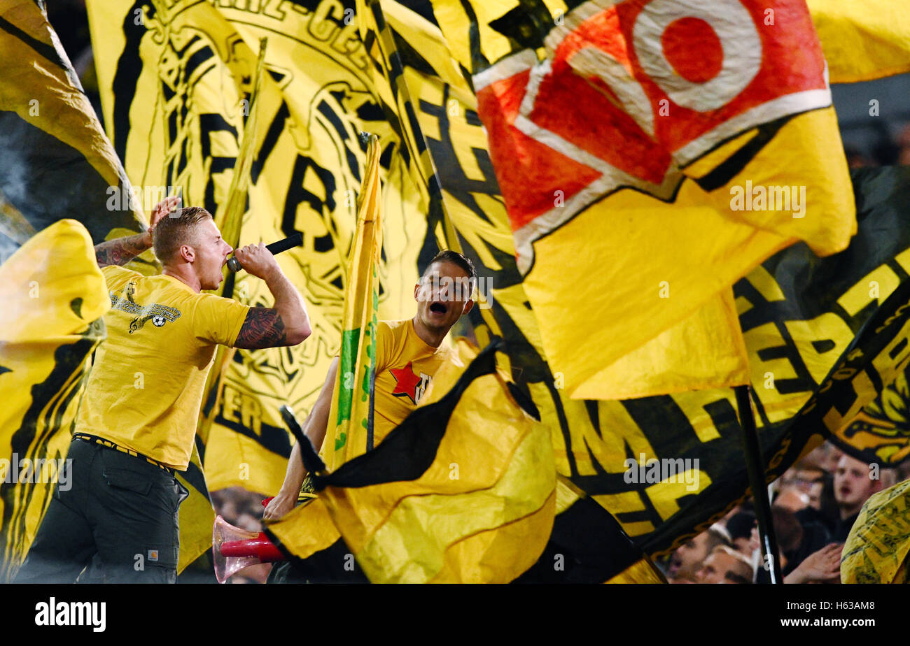 Ultras hertha -Fotos und -Bildmaterial in hoher Auflösung – Alamy