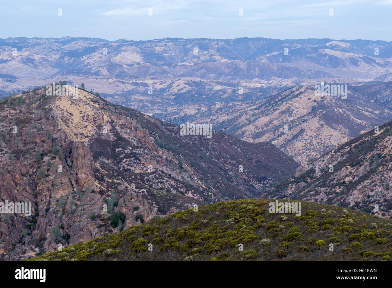 Pinnacles national monument -Fotos und -Bildmaterial in hoher Auflösung ...