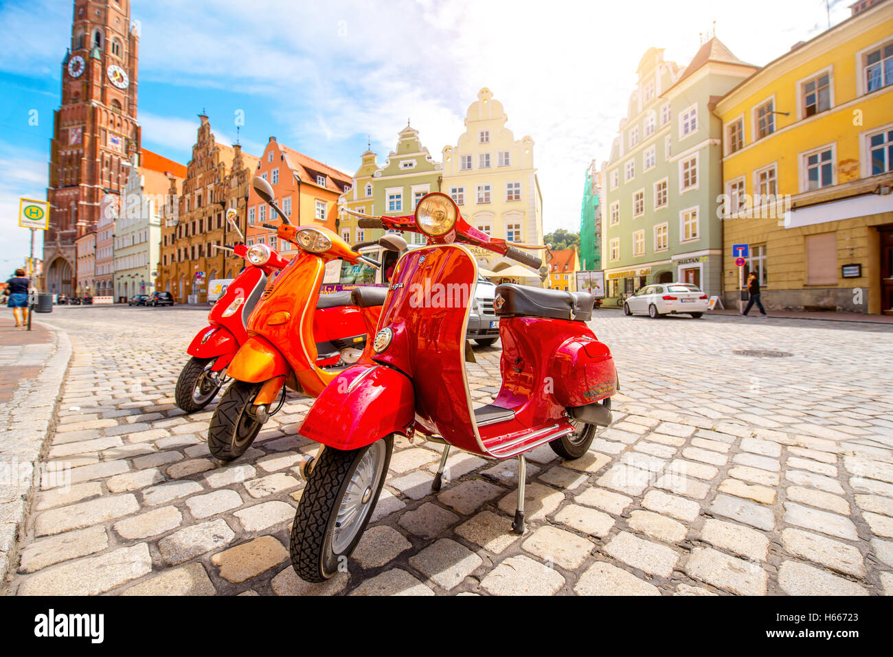 Roter Roller auf der Straße in Deutschland Stockfotografie - Alamy