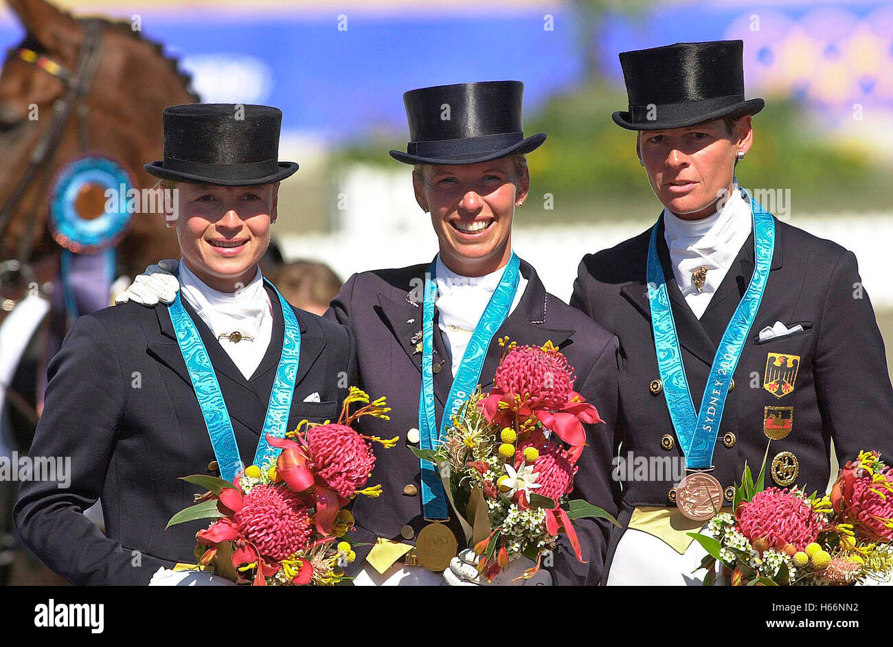 Gold Medaille Anky van Grunsven (NED), silberne Medaille Isabell Werth ...