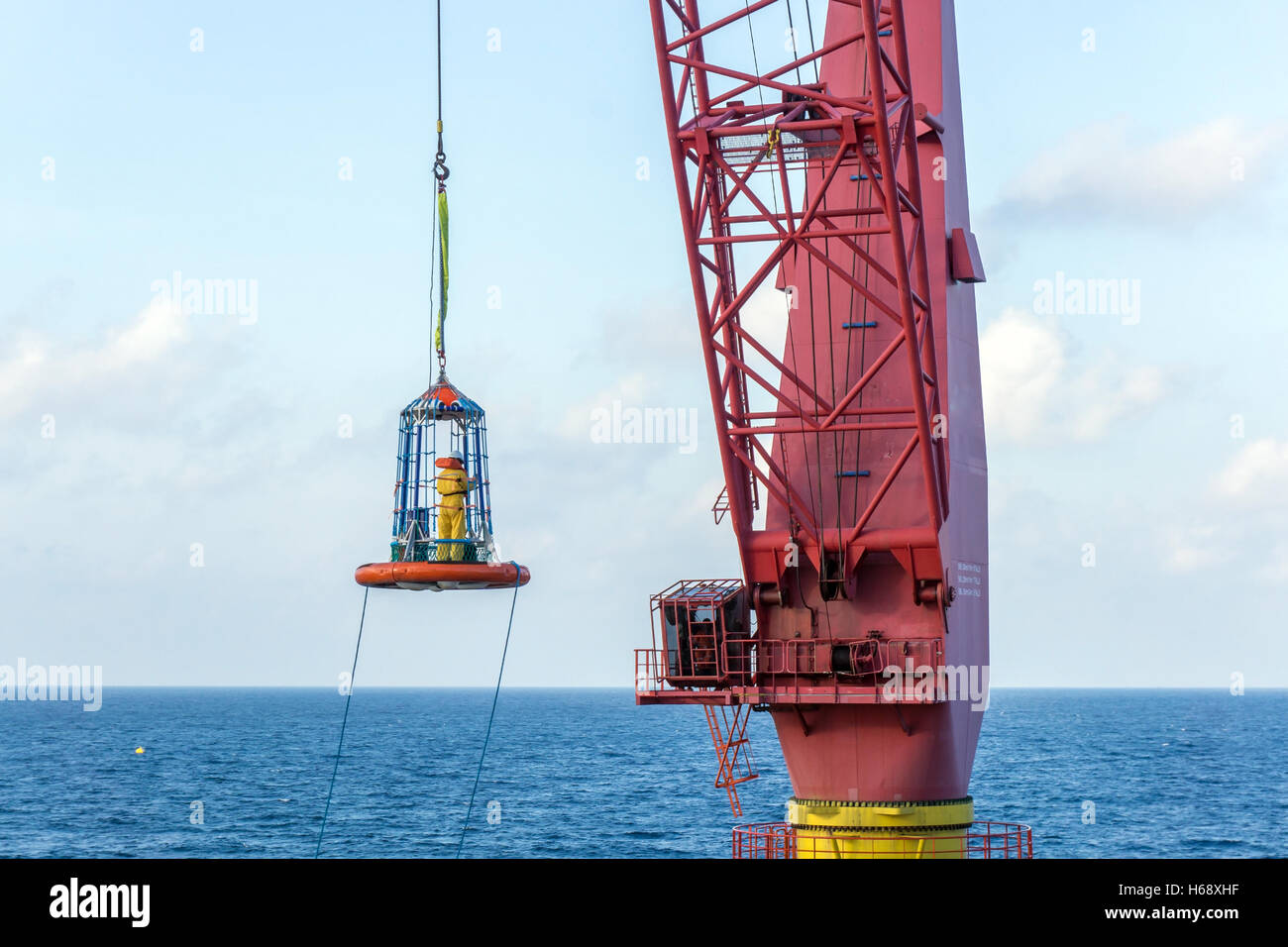 Offshore oil worker -Fotos und -Bildmaterial in hoher Auflösung – Alamy