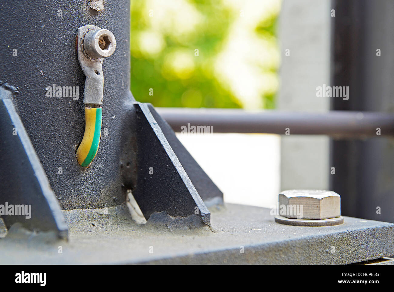 Grounding cable -Fotos und -Bildmaterial in hoher Auflösung - Seite 2 ...