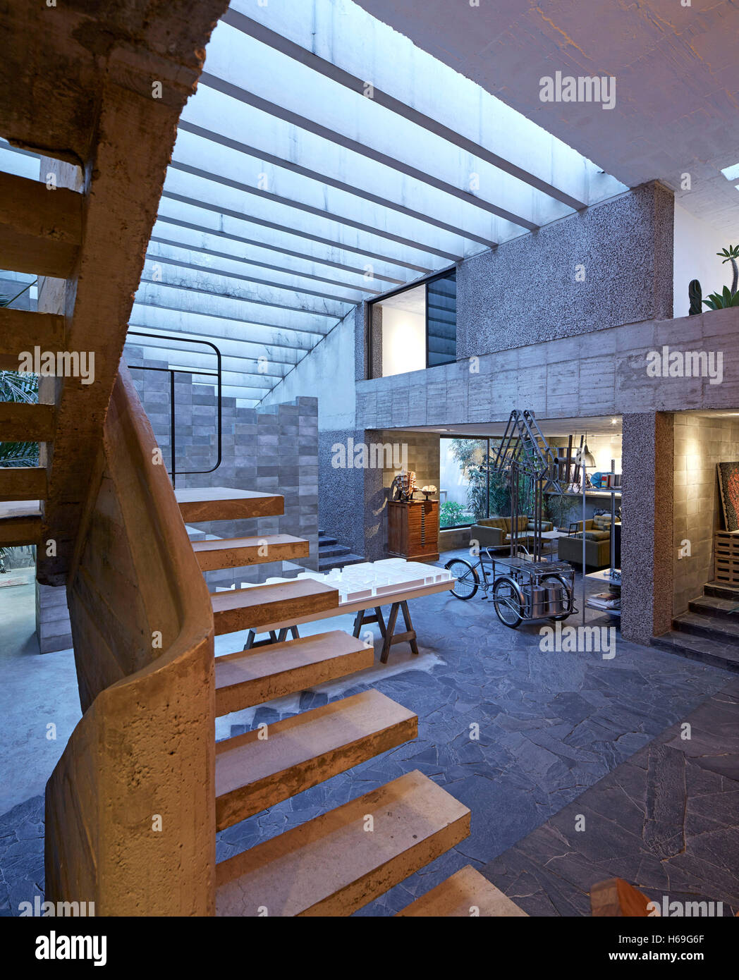 Overall interior view pedro reyes house -Fotos und -Bildmaterial in ...