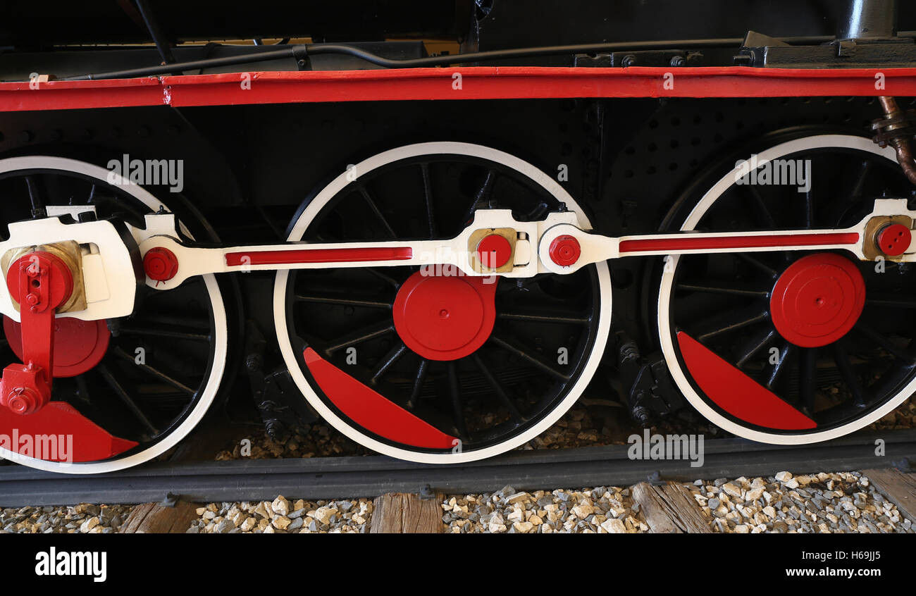 Rote und weiße Räder der Lok Dampflok Stockfotografie - Alamy