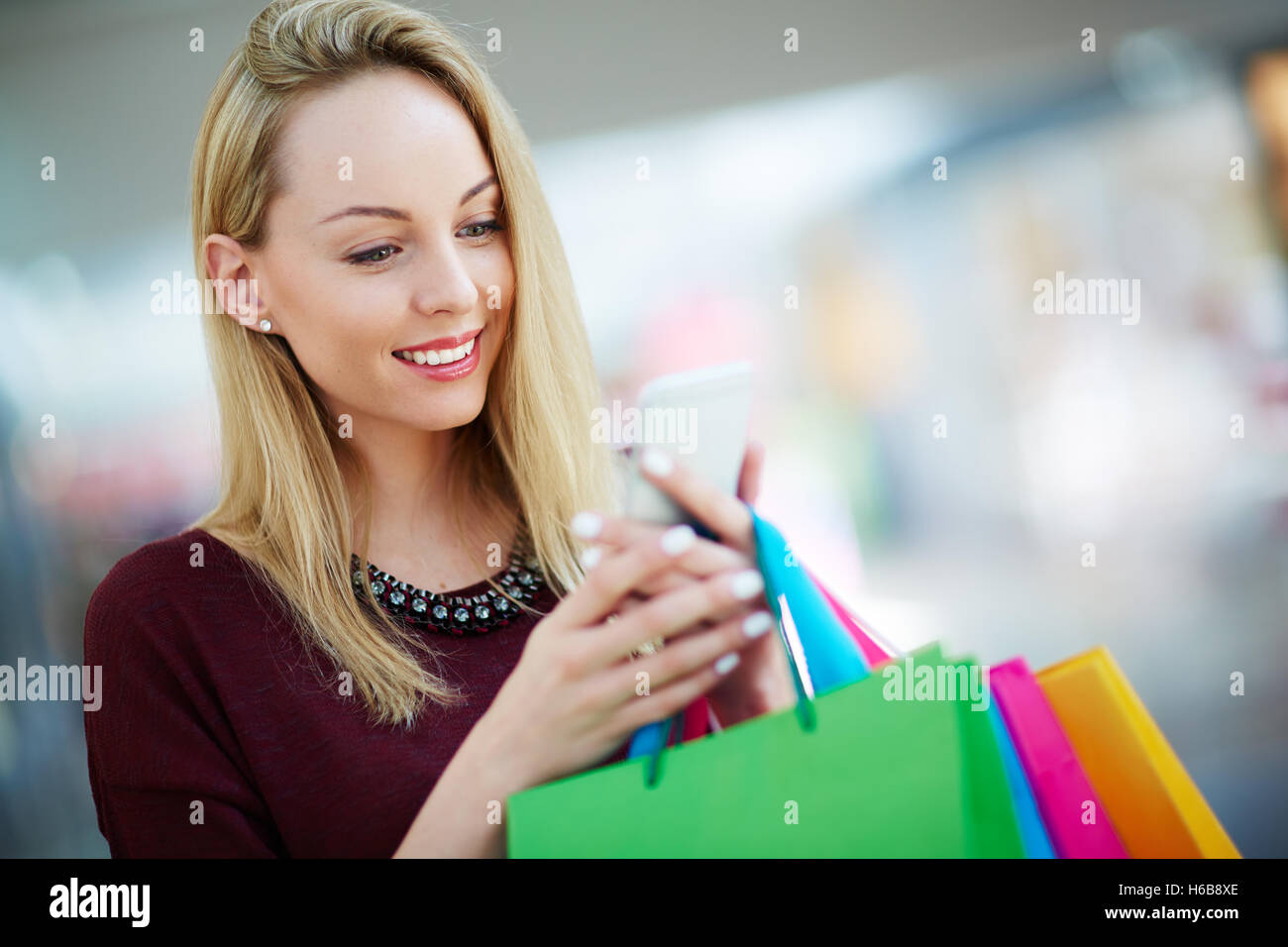 Shopaholismus -Fotos und -Bildmaterial in hoher Auflösung – Alamy