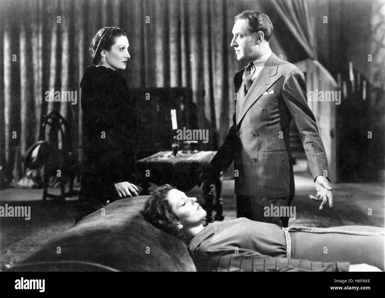 Draculas tochter -Fotos und -Bildmaterial in hoher Auflösung – Alamy