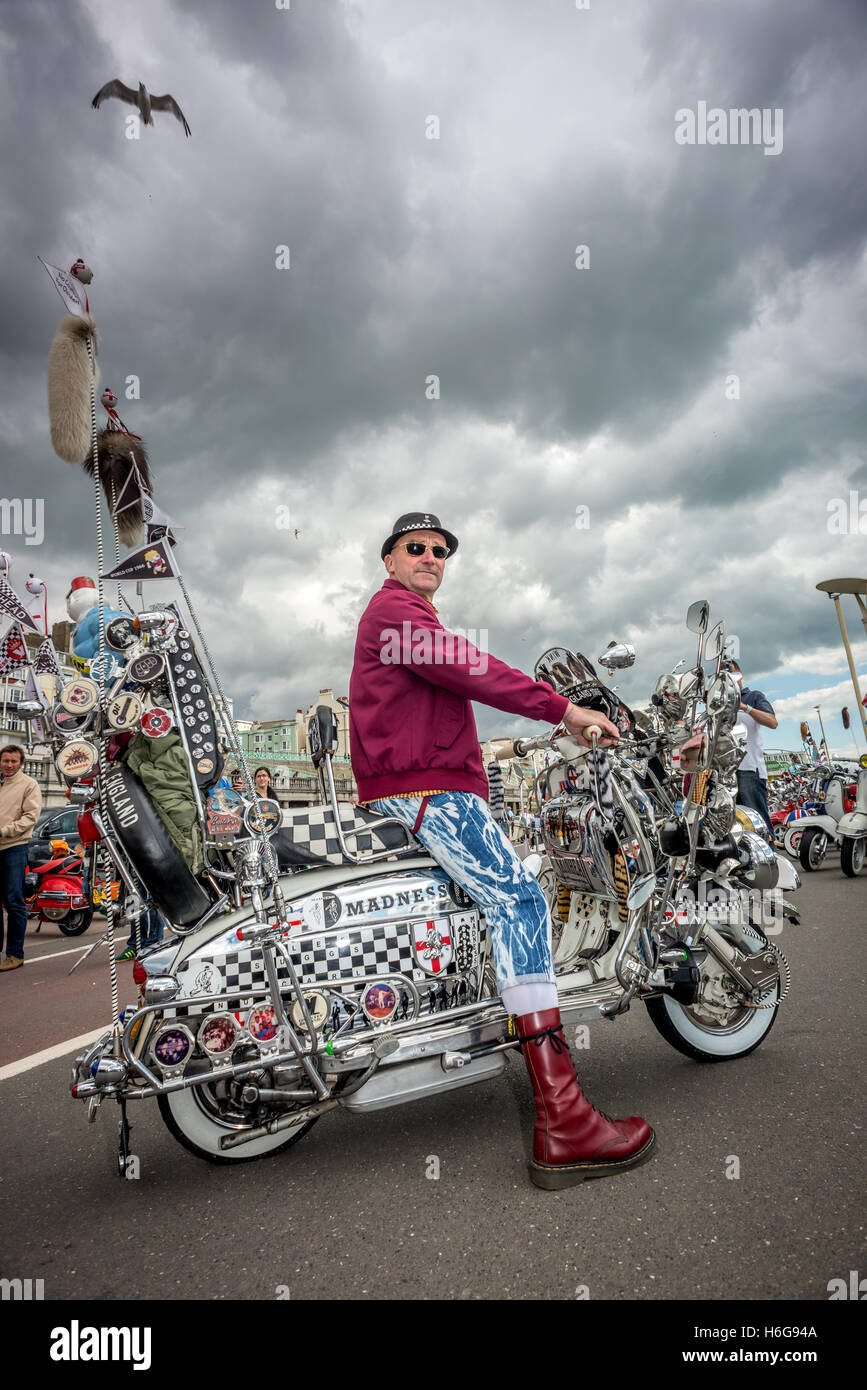 Mods and rockers 1964 -Fotos und -Bildmaterial in hoher Auflösung – Alamy