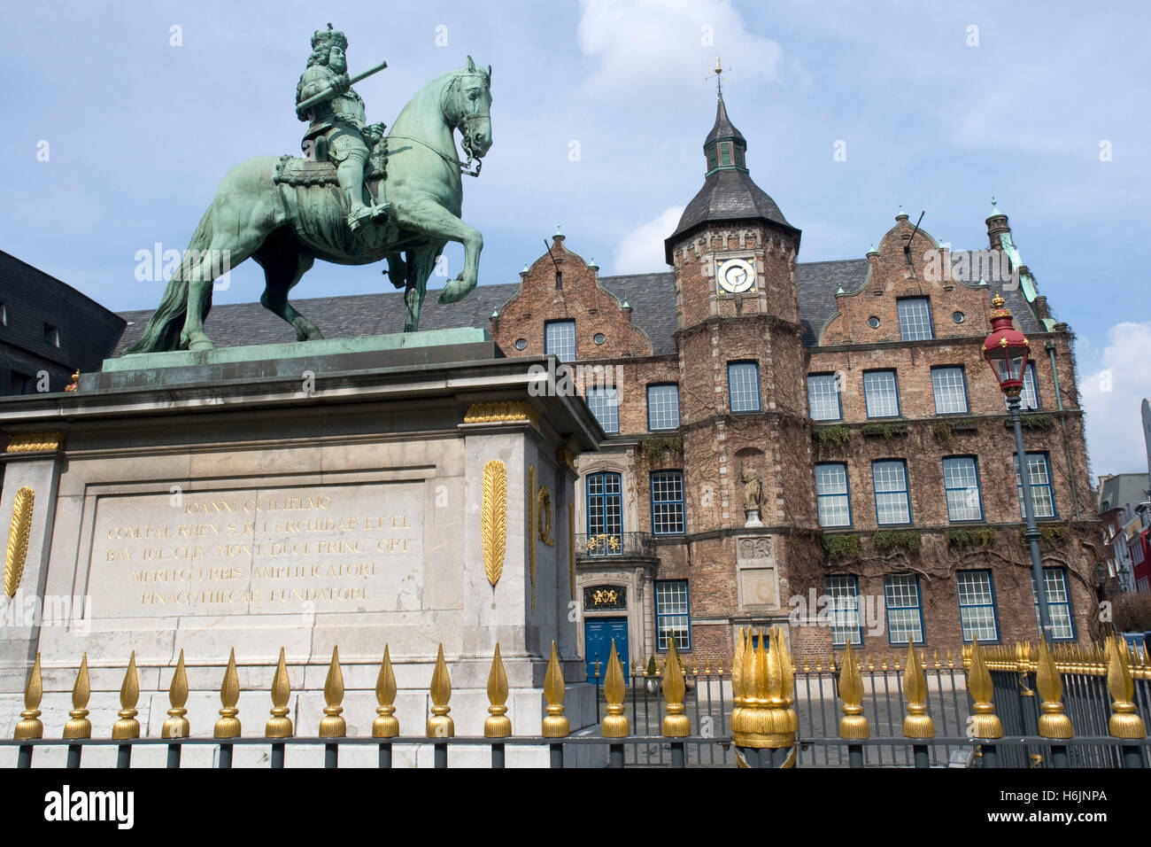 Jan-Wellem-Denkmal vor dem Rathaus, Düsseldorf, Landeshauptstadt von ...