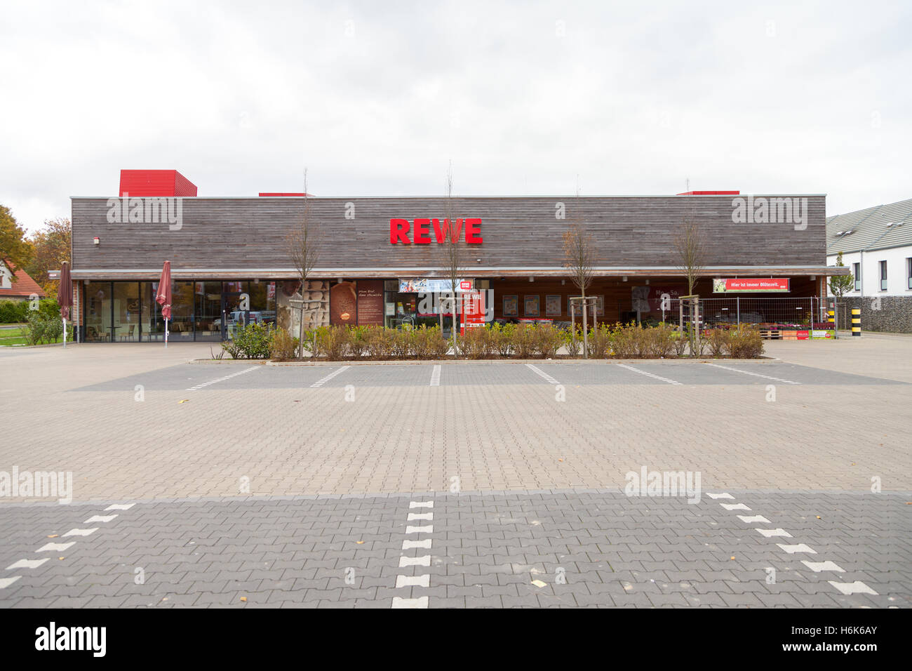Familie rewe -Fotos und -Bildmaterial in hoher Auflösung – Alamy