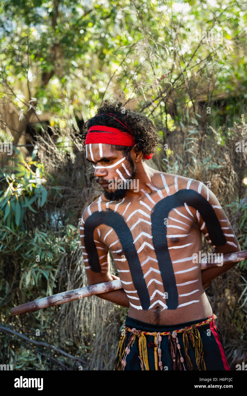 Traditional Body Painting Stockfotos & Traditional Body Painting Bilder ...