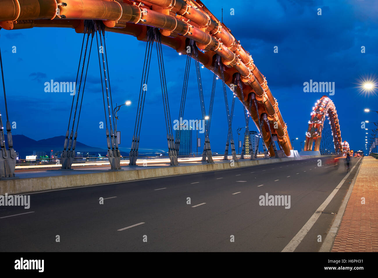 Dragon River Bridge Da Nang Vietnam Stockfotos und -bilder Kaufen - Alamy