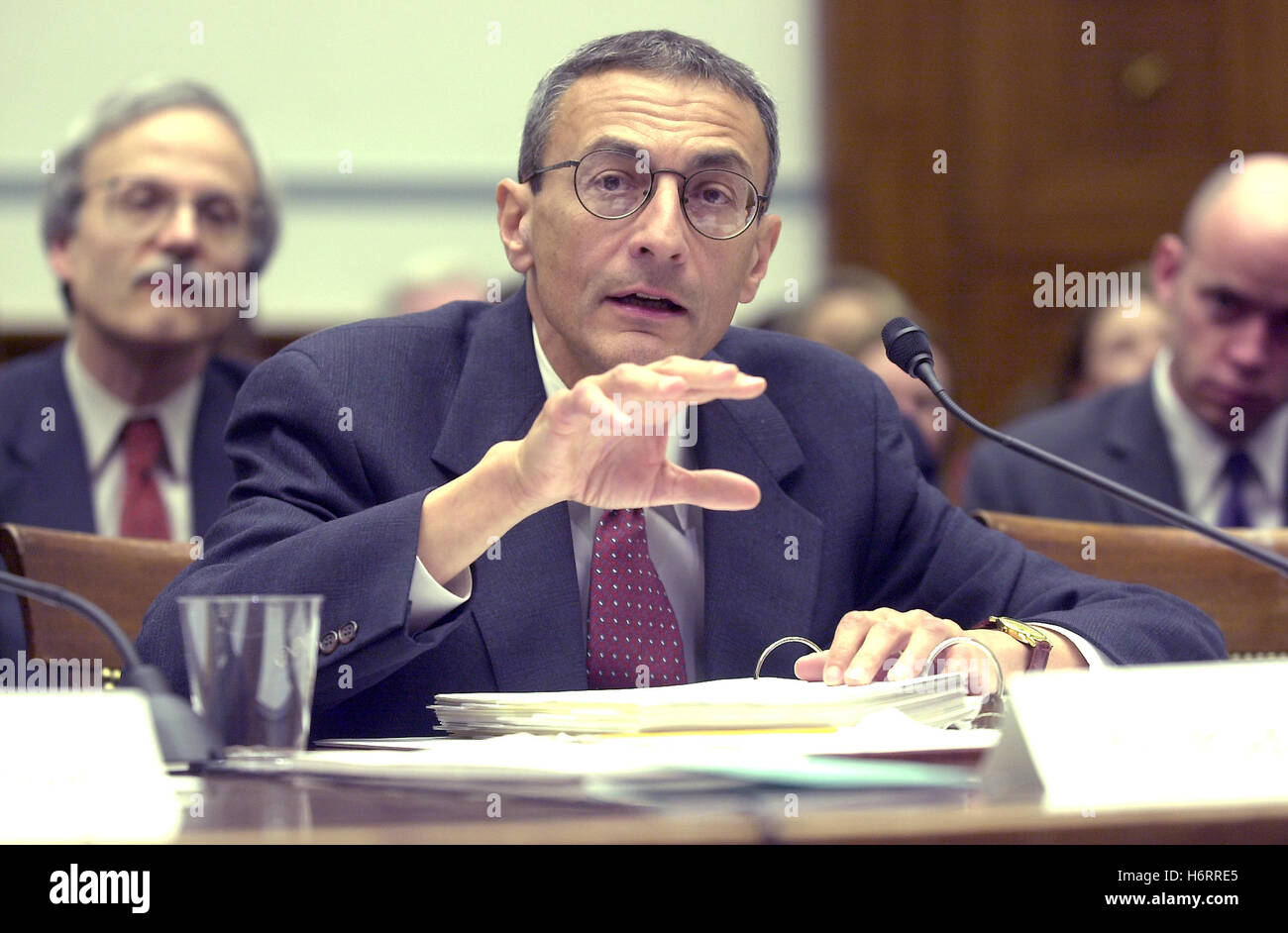 Bill clinton john podesta -Fotos und -Bildmaterial in hoher Auflösung ...