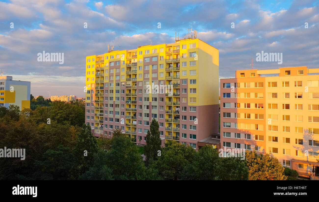 Communist housing blocks -Fotos und -Bildmaterial in hoher Auflösung ...
