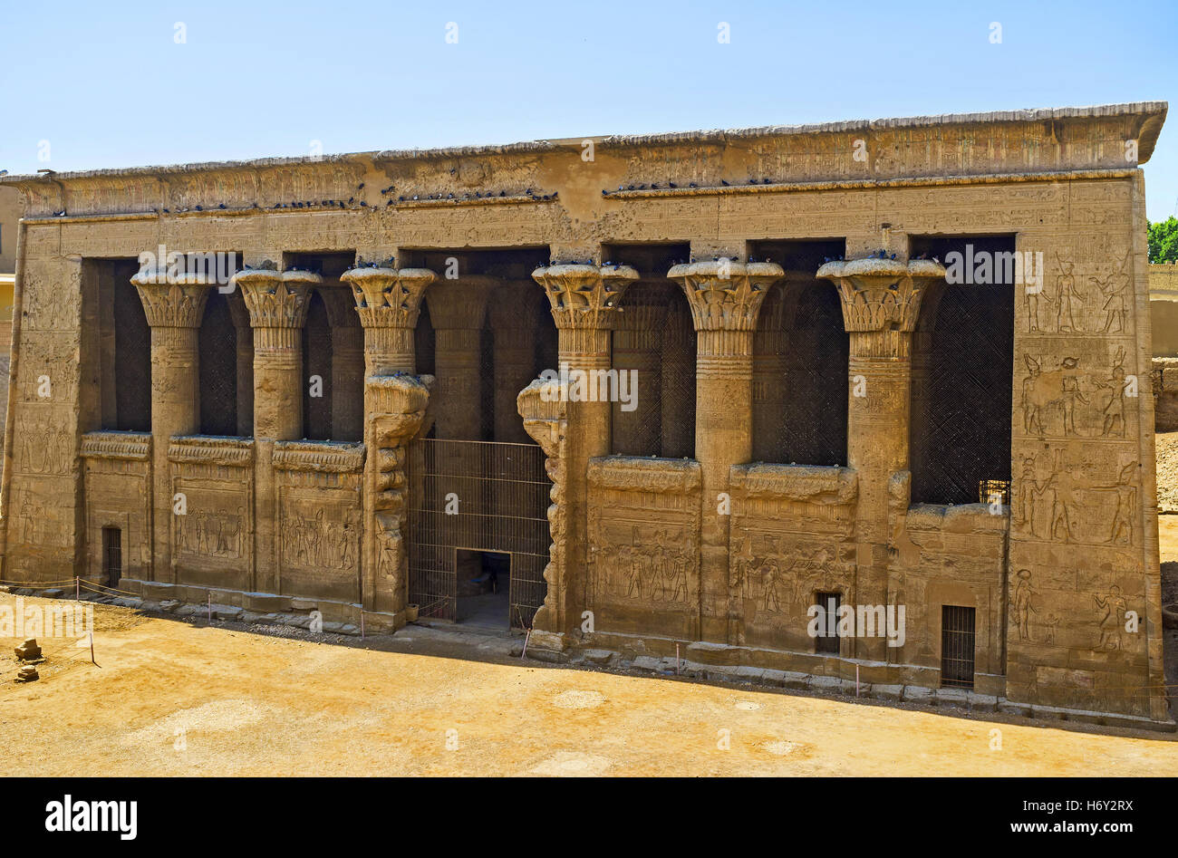 Chnum tempel altes ägypten -Fotos und -Bildmaterial in hoher Auflösung ...