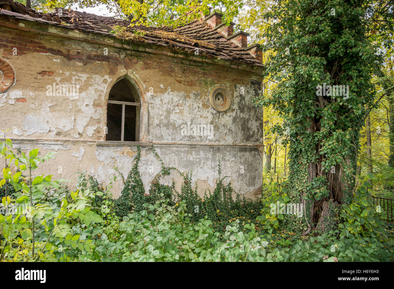 Funerary chapel -Fotos und -Bildmaterial in hoher Auflösung – Alamy