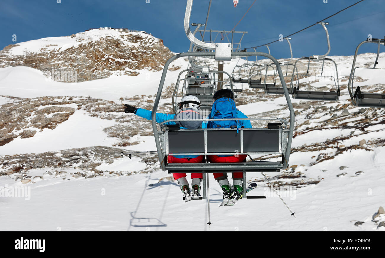 Zweier sessellift -Fotos und -Bildmaterial in hoher Auflösung – Alamy