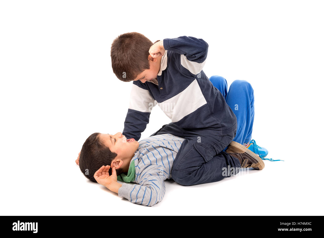 Prügelei kinder schule -Fotos und -Bildmaterial in hoher Auflösung – Alamy