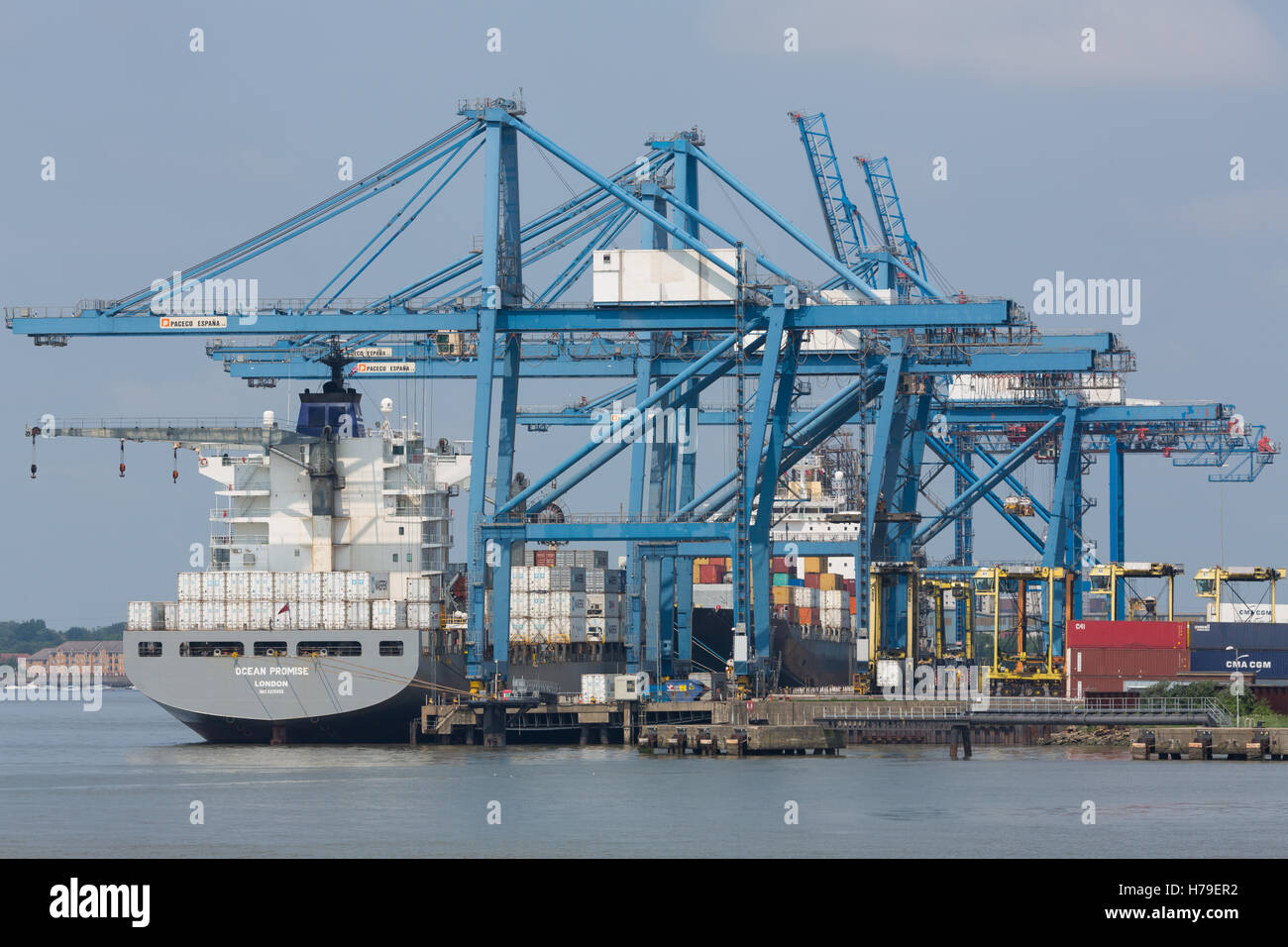 Northfleet hoffnung container terminal -Fotos und -Bildmaterial in ...