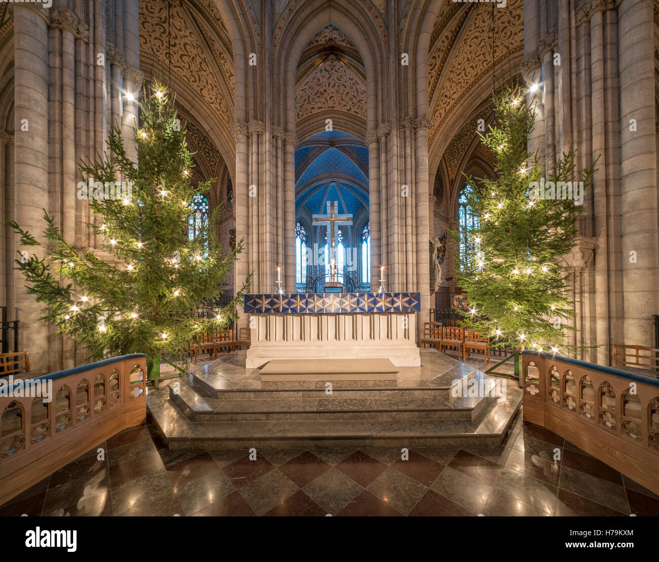 Church altar rail -Fotos und -Bildmaterial in hoher Auflösung – Alamy