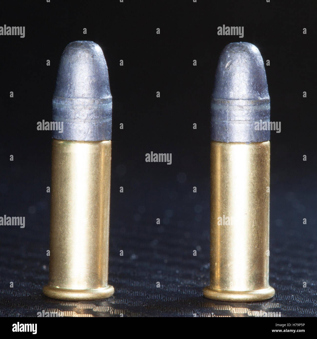 Schusspatronen abfeuern -Fotos und -Bildmaterial in hoher Auflösung – Alamy