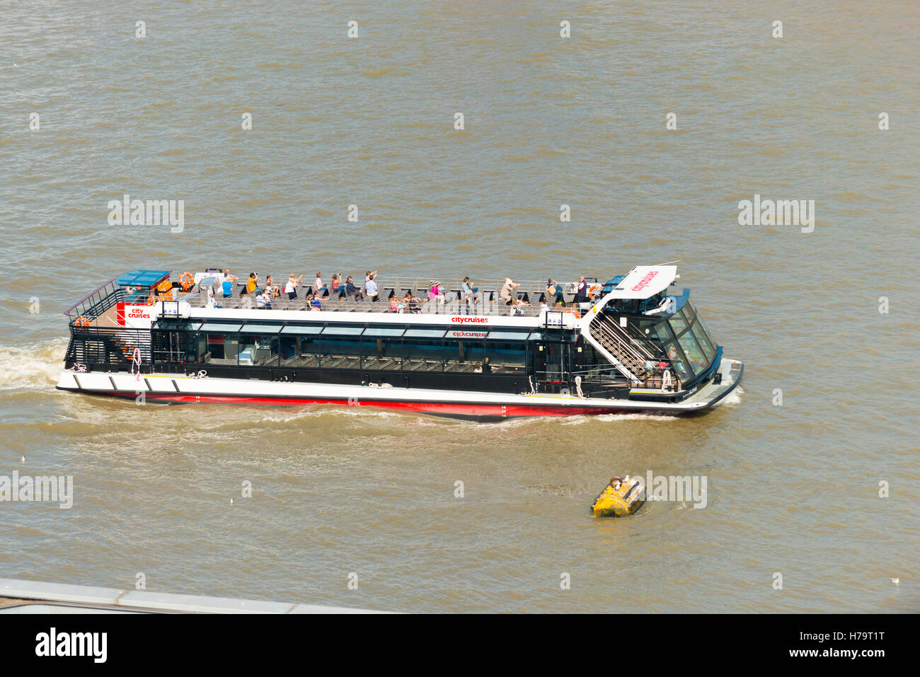 Schiff Auf Der Themse Stockfotos und -bilder Kaufen - Alamy