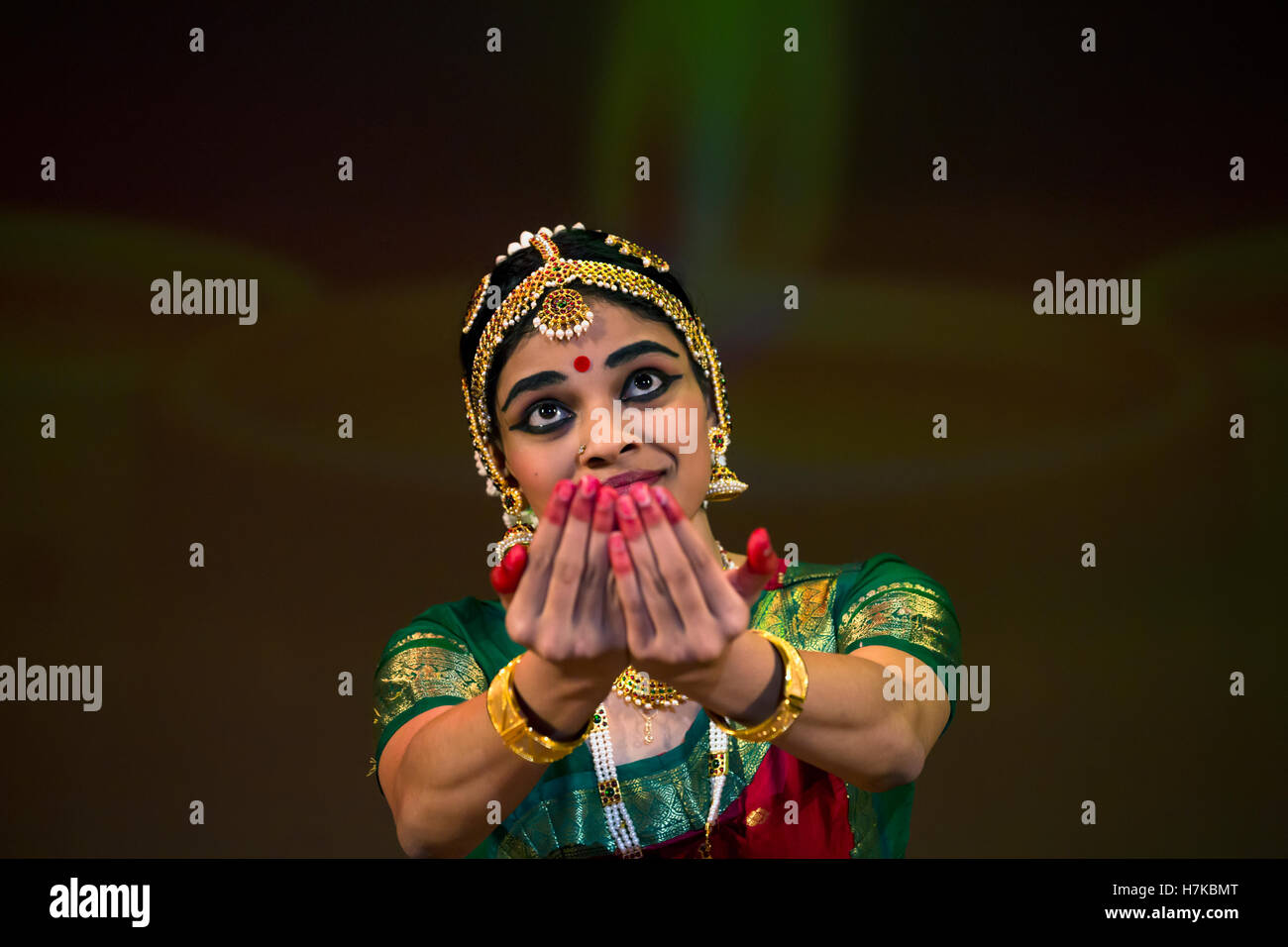 Deepavali diwali -Fotos und -Bildmaterial in hoher Auflösung - Seite 2 ...