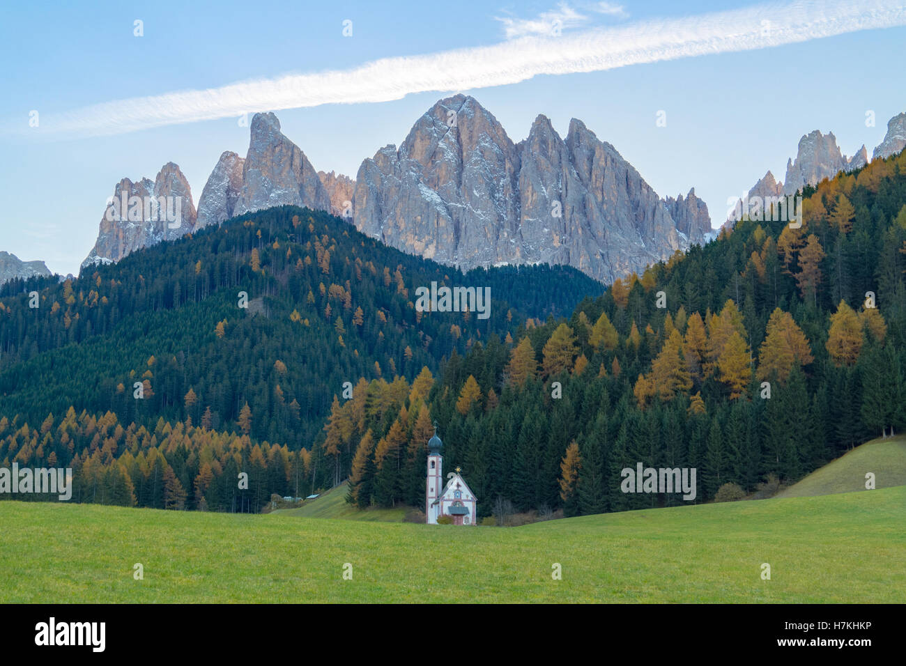 St. Johann Kapelle mit der Geisler Spitzen im Val di Funes / Villnöss ...