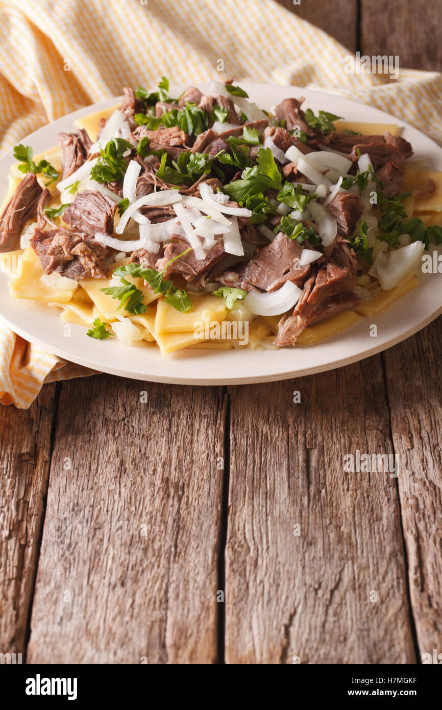 Traditionelle beshbarmak -Fotos und -Bildmaterial in hoher Auflösung ...