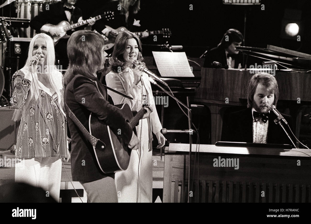 Ring ring abba -Fotos und -Bildmaterial in hoher Auflösung – Alamy