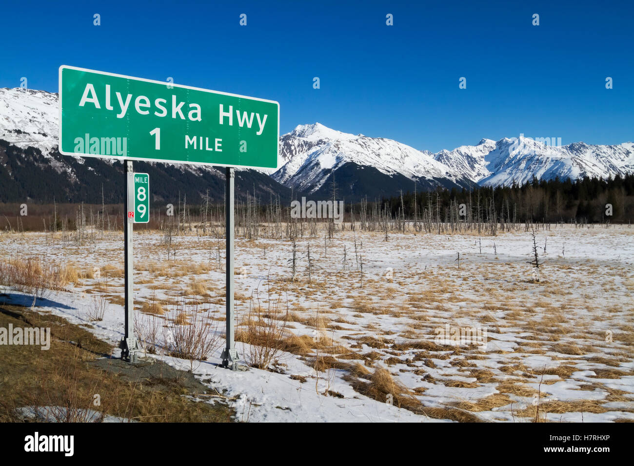 Alaska highway sign -Fotos und -Bildmaterial in hoher Auflösung – Alamy
