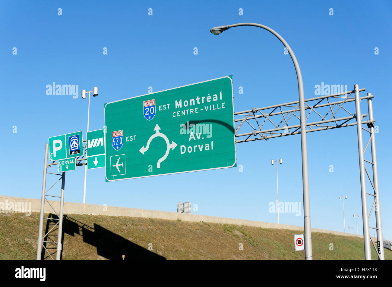 Canada Road Signs Stockfotos und -bilder Kaufen - Alamy