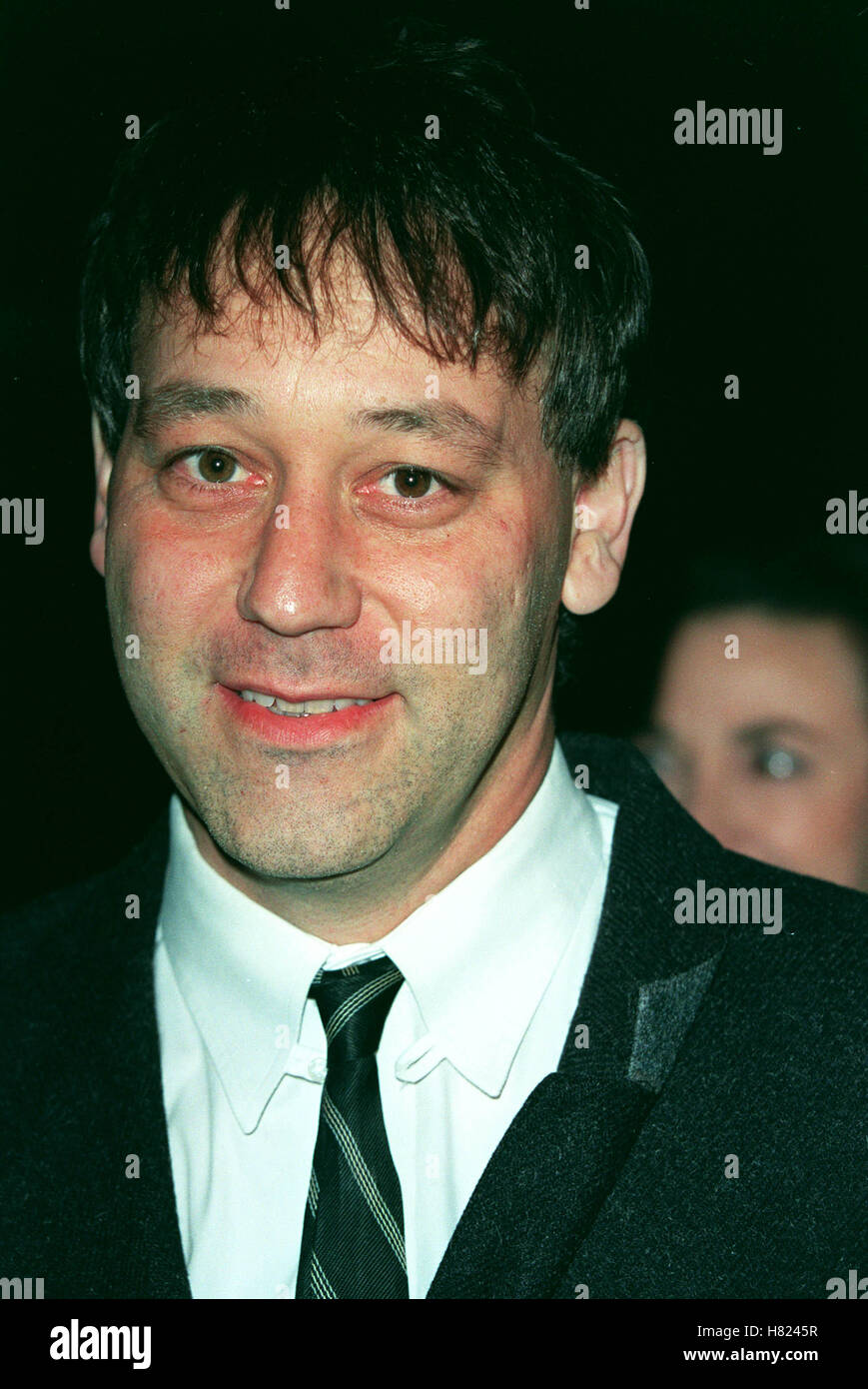 SAM RAIMI "Das Geschenk" Filmpremiere 18. Dezember 2000 Stockfotografie ...