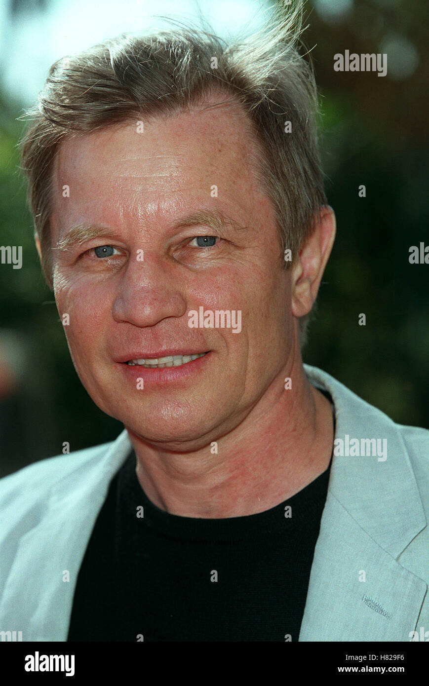 Schauspieler michael york -Fotos und -Bildmaterial in hoher Auflösung ...