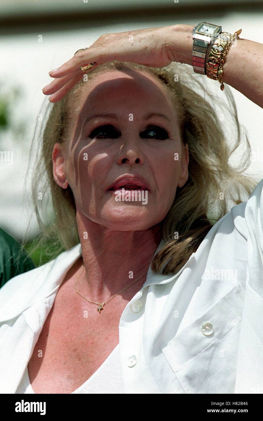 Actress ursula andress -Fotos und -Bildmaterial in hoher Auflösung – Alamy