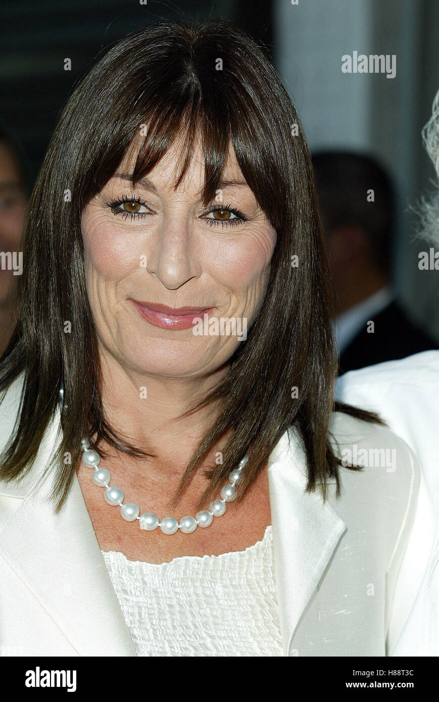 ANJELICA HUSTON 10. ANGEL FOOD ANGEL vergibt Projekt ANGEL FOOD LOS ...