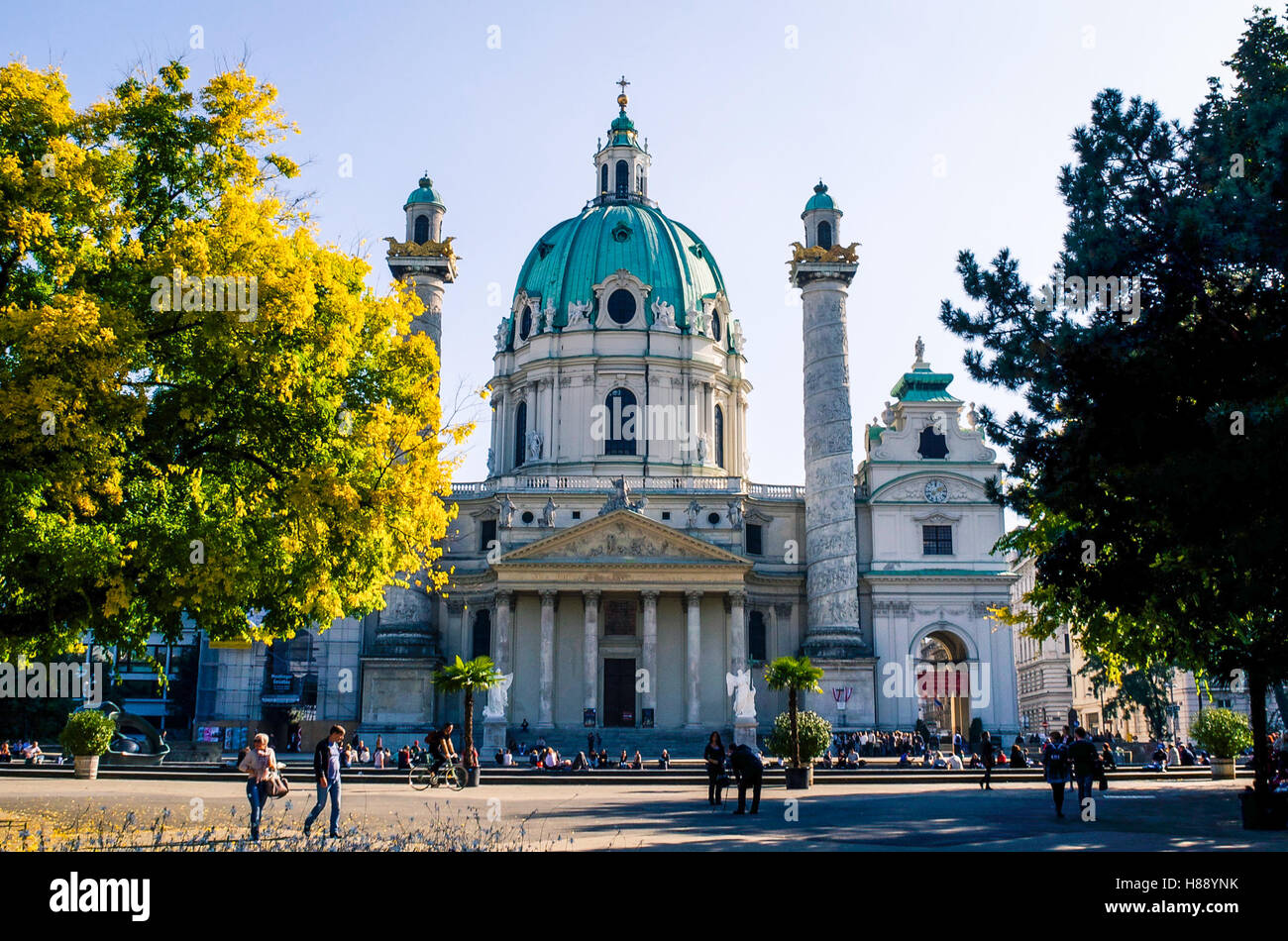 Karlskirche vienna -Fotos und -Bildmaterial in hoher Auflösung – Alamy