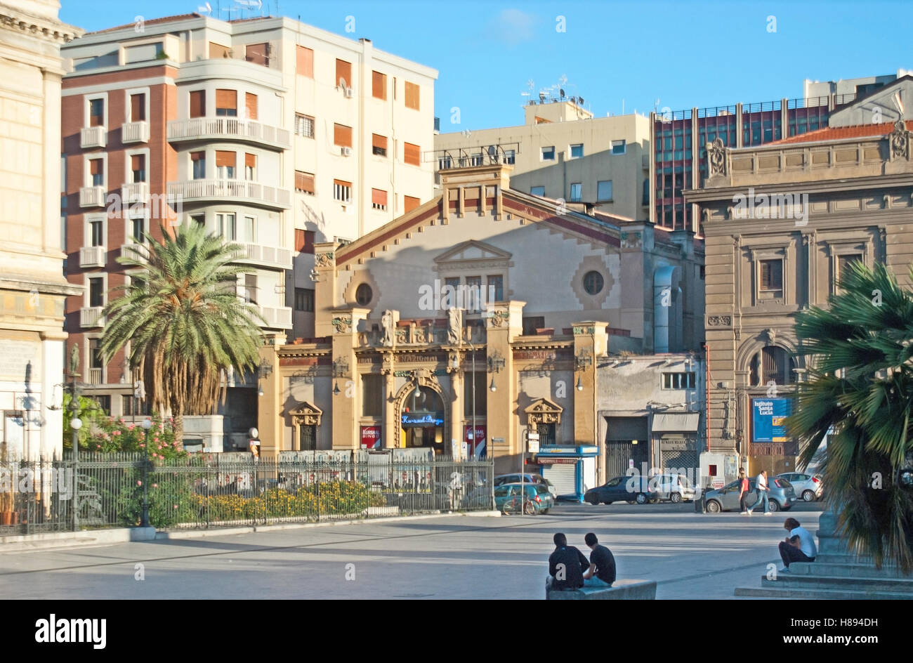 Piazza politeama palermo sicily italy -Fotos und -Bildmaterial in hoher ...