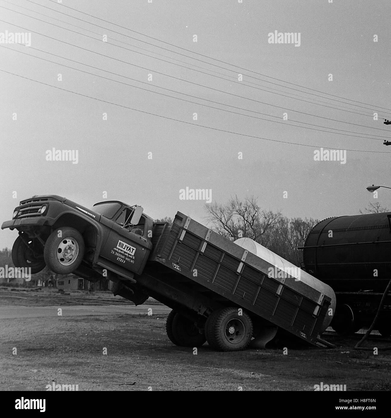 Overloaded Tractor Stockfotos und -bilder Kaufen - Alamy