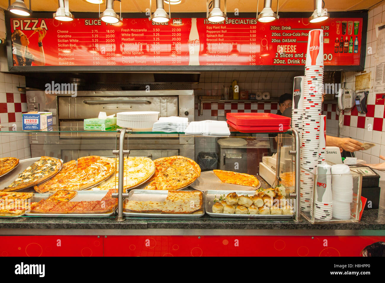 Italian pizza restaurant store