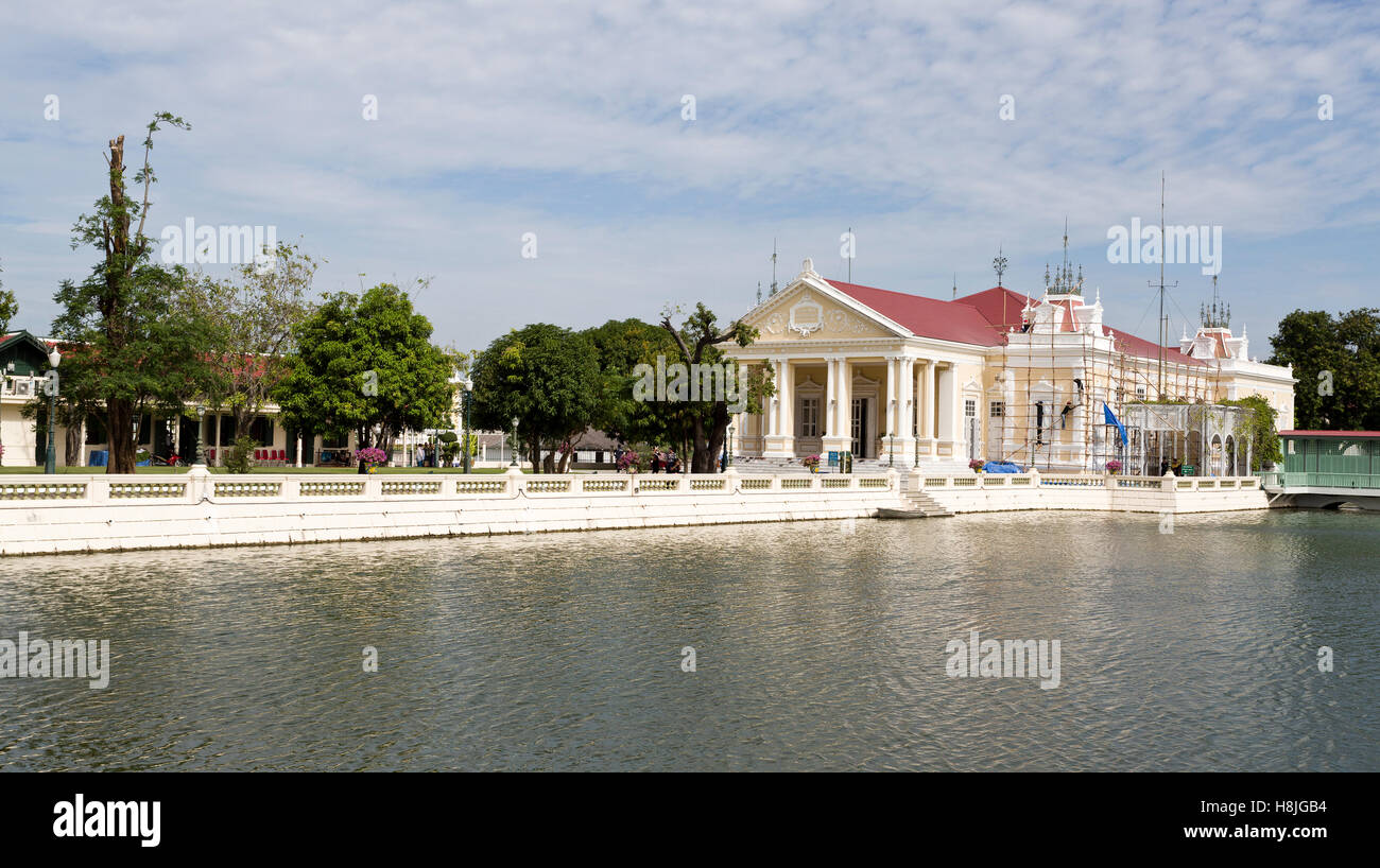 Phra thinang warophat phiman -Fotos und -Bildmaterial in hoher ...